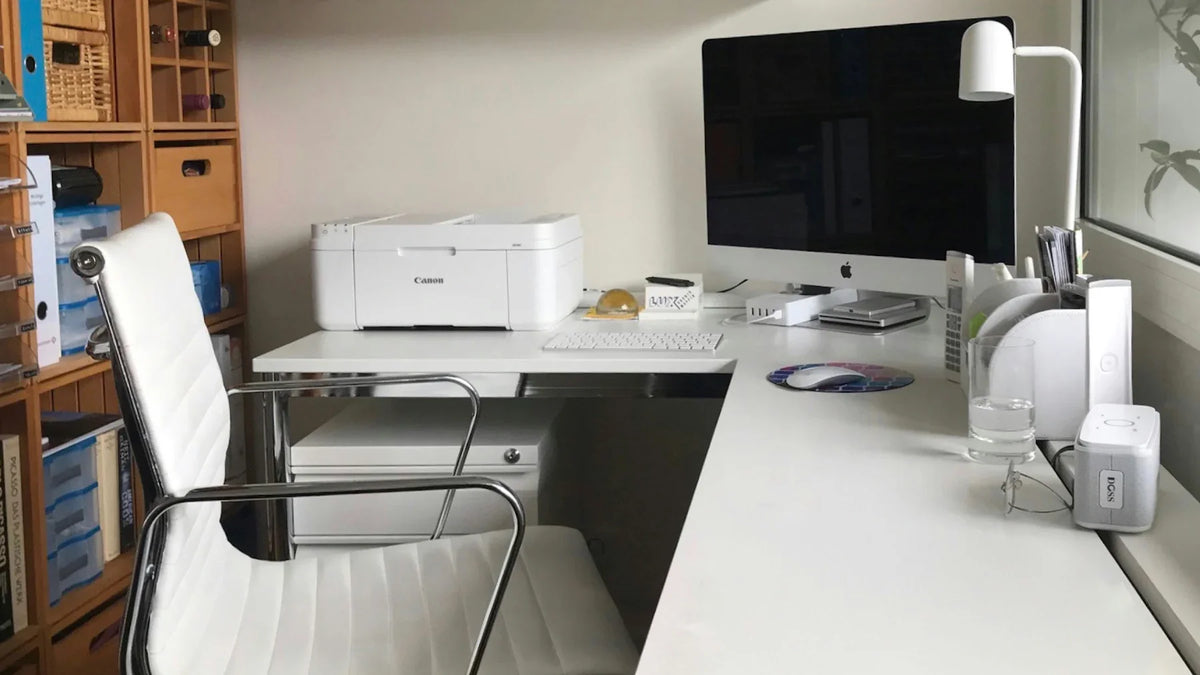 Corner Desk vs Straight Desk: A Complete Guide for the Perfect Office